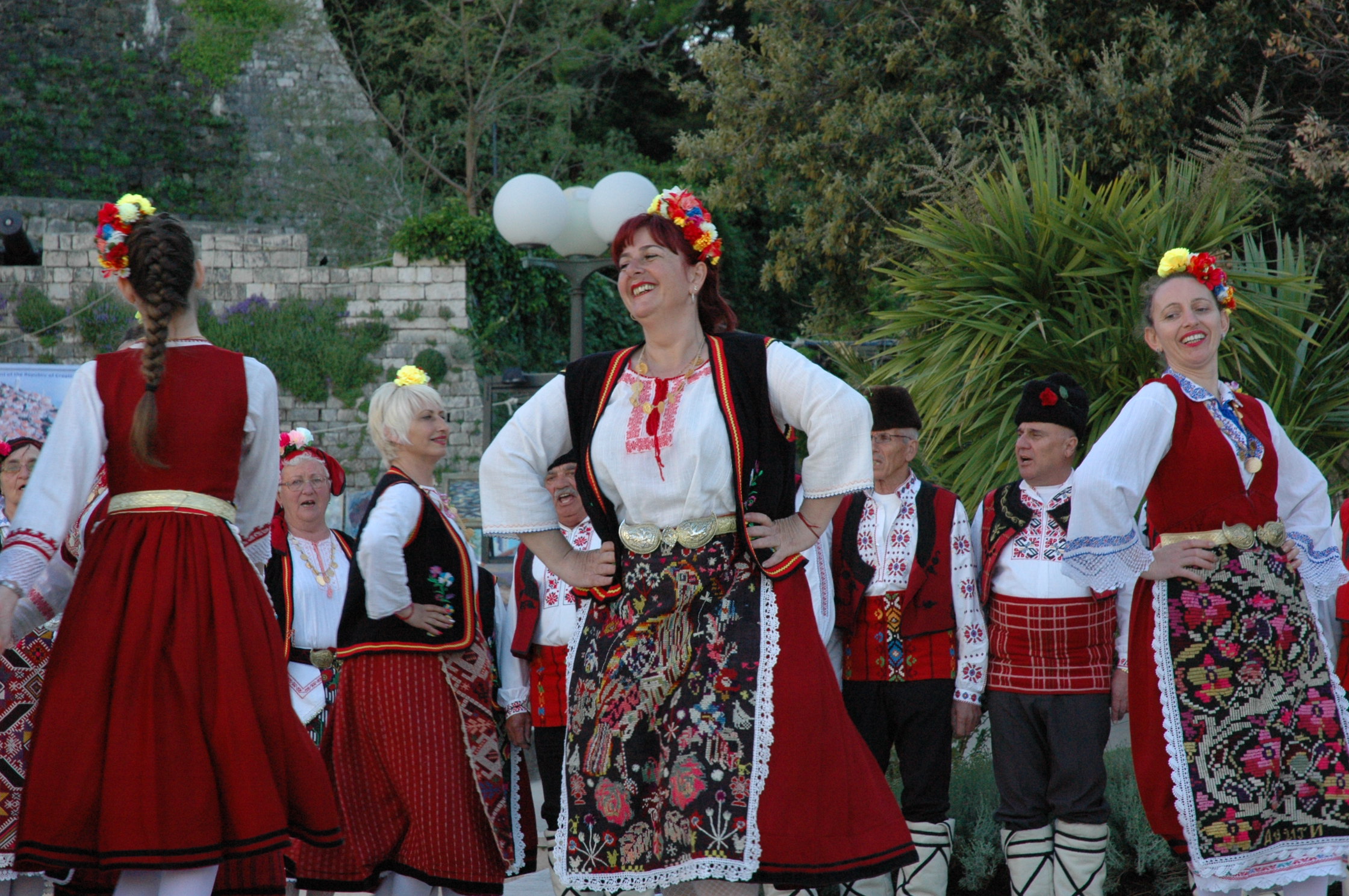 Ansambluri din Bulgaria și Serbia la Festivalul internațional de ...